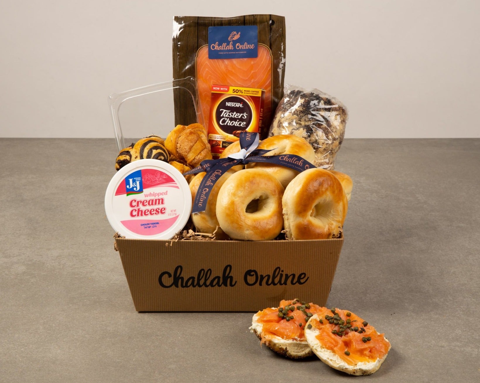 New York Bagels & Lox Gift Basket – ChallahOnline.com